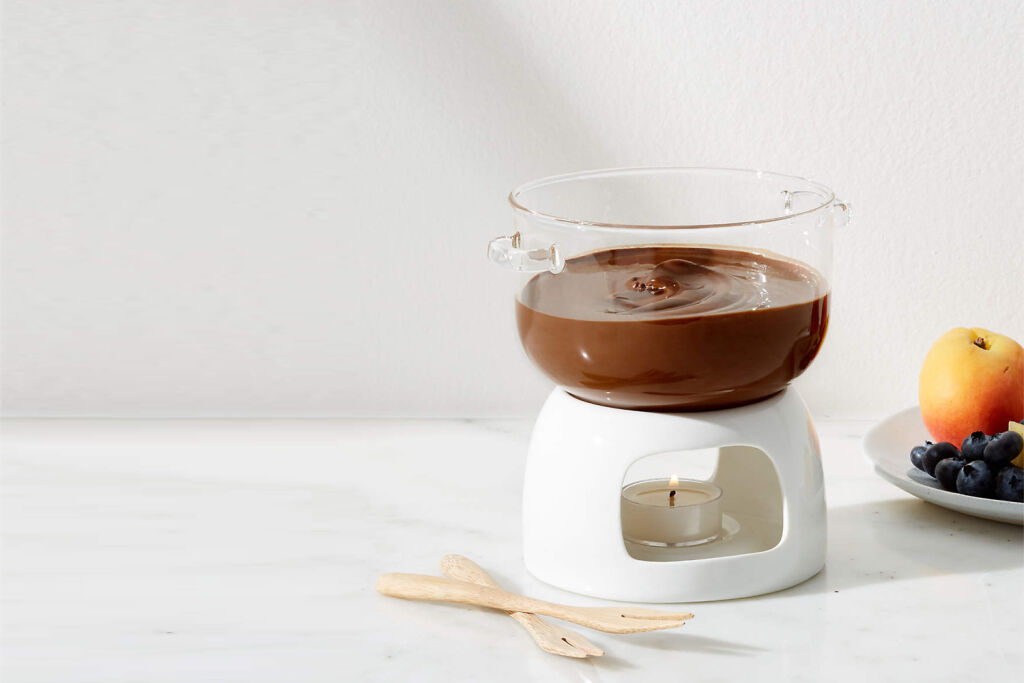 10 Easy Pieces: Classic Fondue Pots - Remodelista