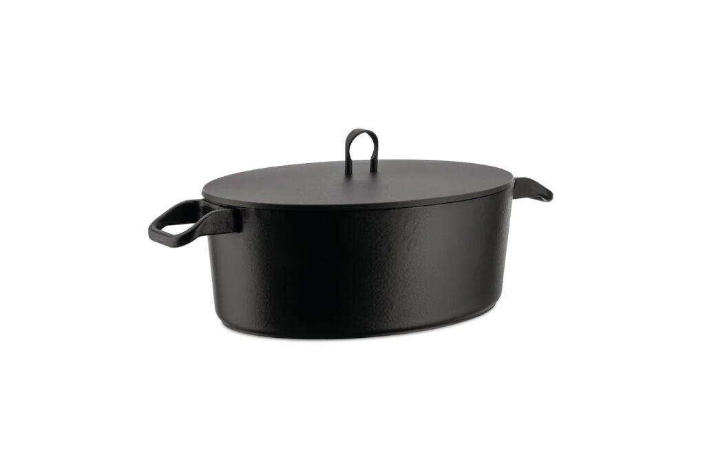 10 Easy Pieces: Cast Iron Dutch Ovens - Remodelista