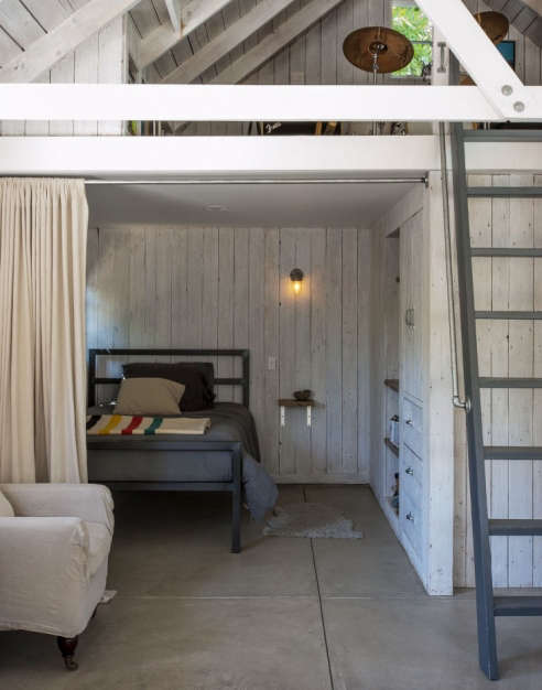 Backyard Bunkhouse, Hollywood Royal Family Edition - Remodelista