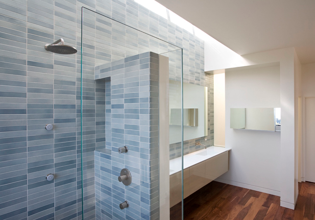 Feeling Blue: Baths from the Remodelista Architect/Designer Directory ...