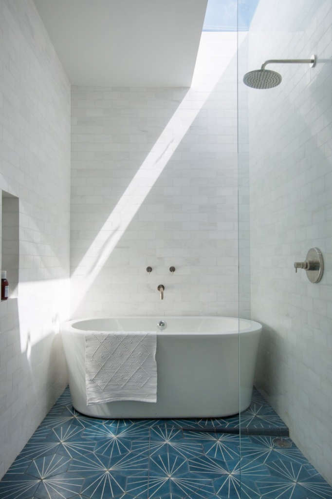 Steal This Look: A Low-Key Luxe Bath in Los Angeles - Remodelista