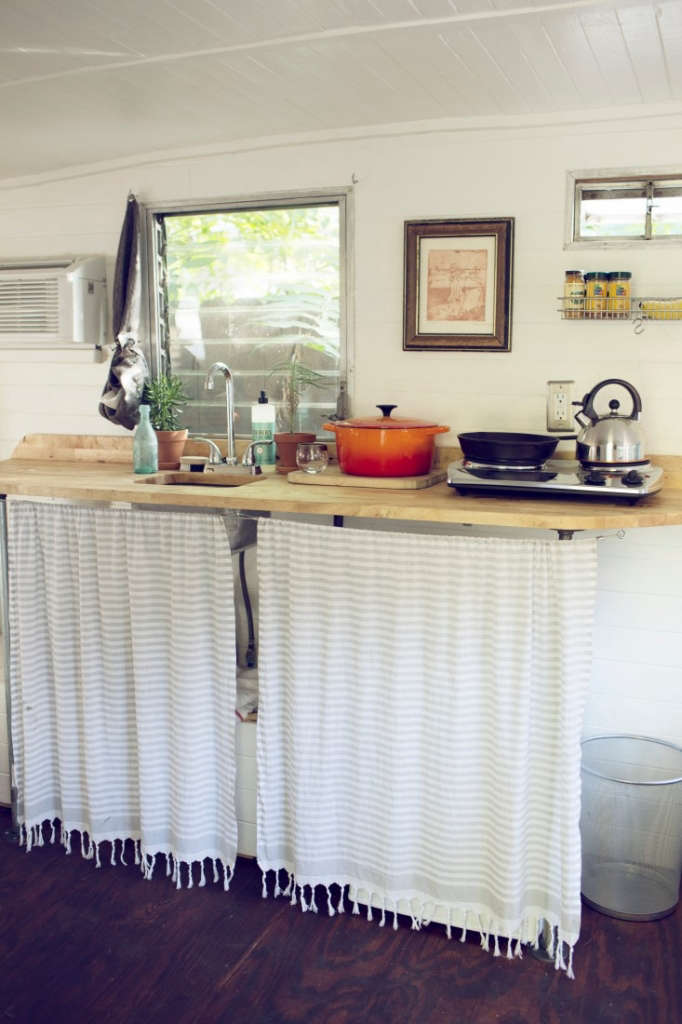 Sink Skirt Revival: 16 Fresh Examples of a New Old Trend - Remodelista