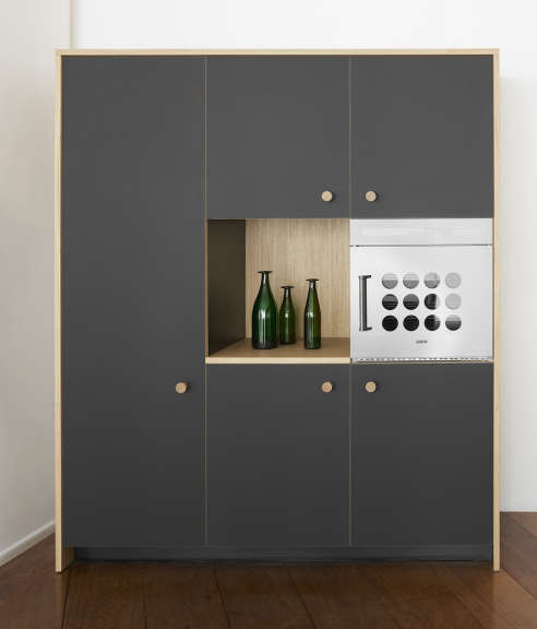 Kitchen of the Week: Jasper Morrison's First Modular Kitchen for ...
