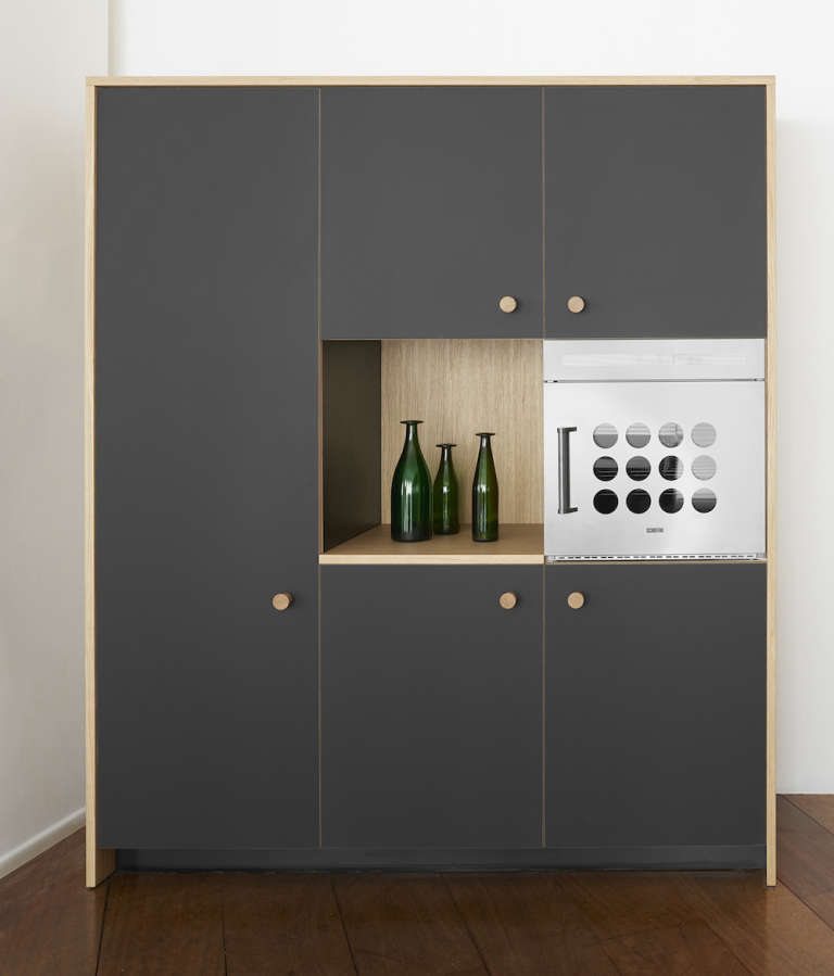 Kitchen of the Week: Jasper Morrison's First Modular Kitchen for ...