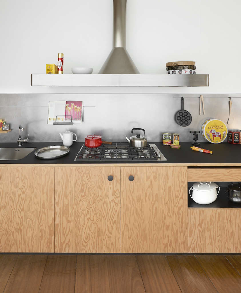 Kitchen of the Week: Jasper Morrison's First Modular Kitchen for ...