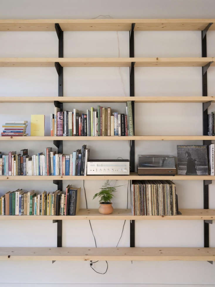 Kitchen of the Week: A Communal Kitchen/Library at the Jennings Hotel ...