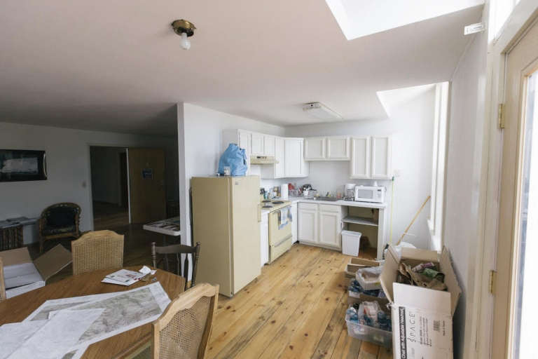 Kitchen of the Week: A Communal Kitchen/Library at the Jennings Hotel ...