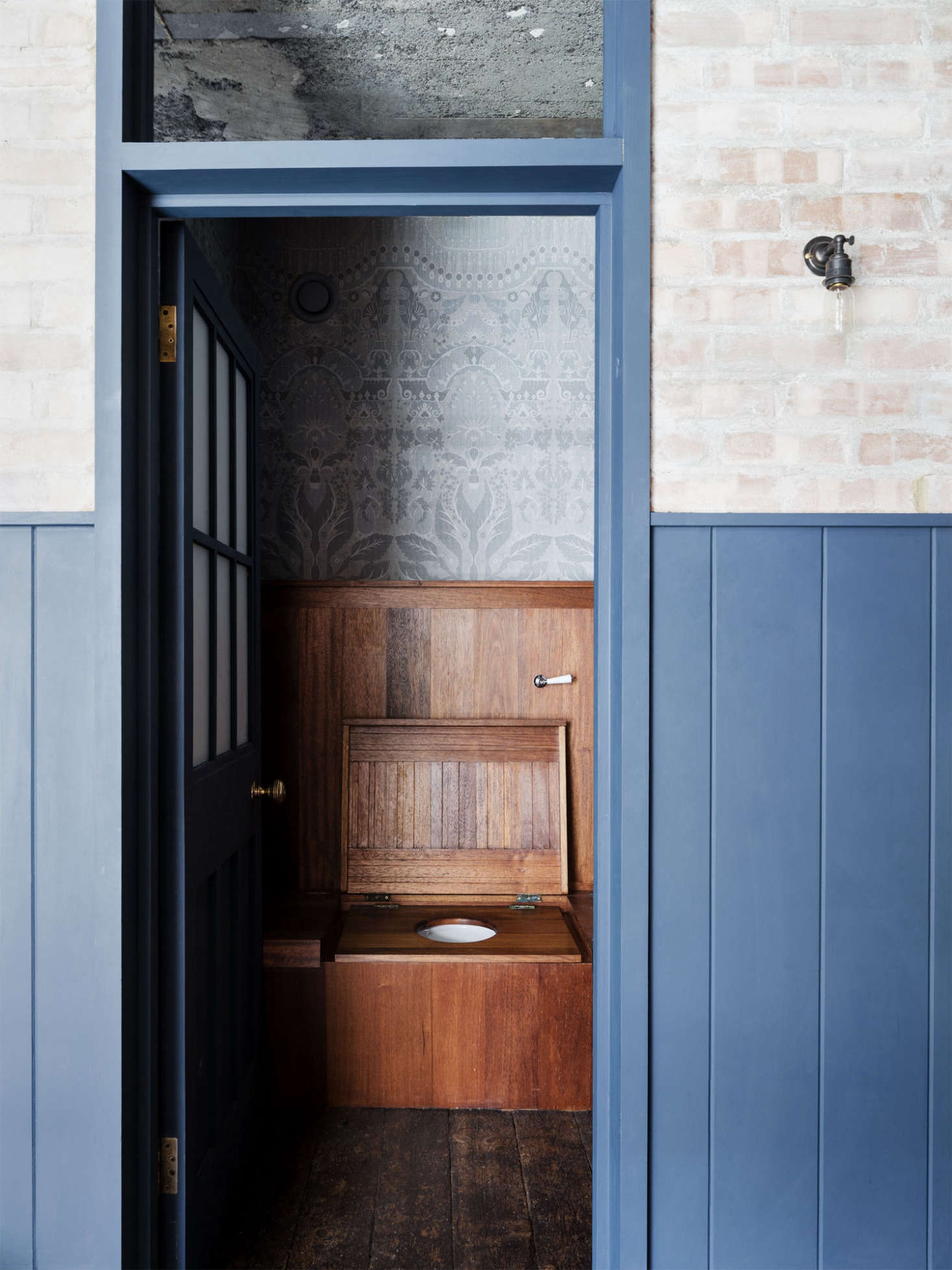 A Vintage-Style Loo in London, via Mark Lewis - Remodelista