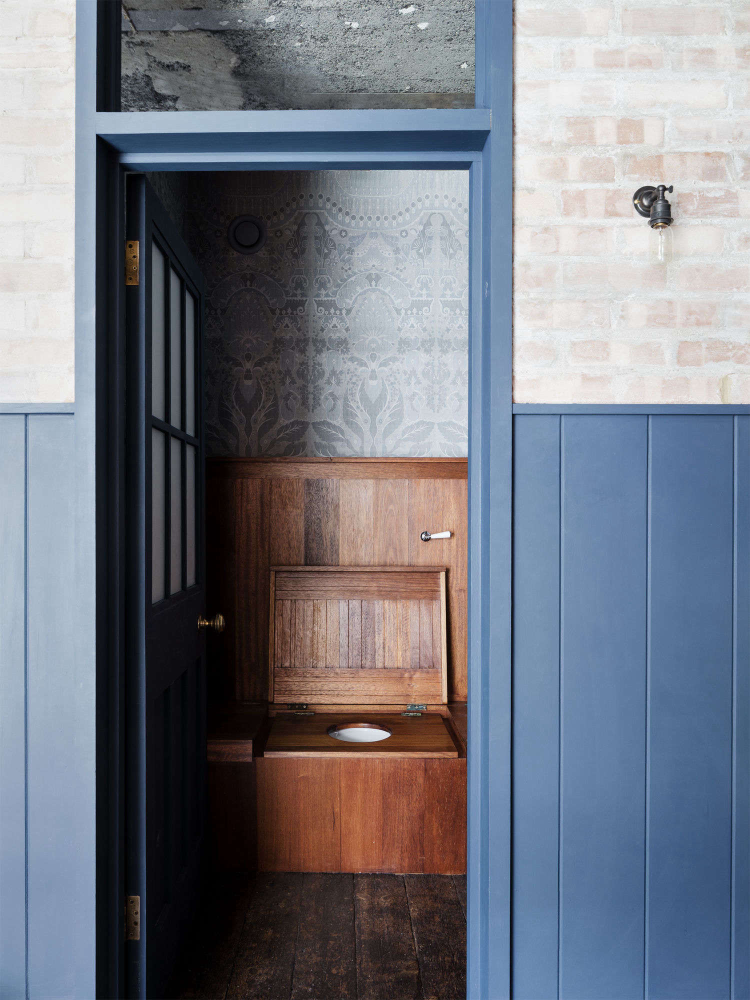 A Vintage-Style Loo in London, via Mark Lewis - Remodelista