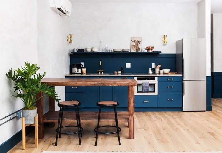 Steal This Look: A Boldly Blue Kitchen in Philadelphia by Jersey Ice ...