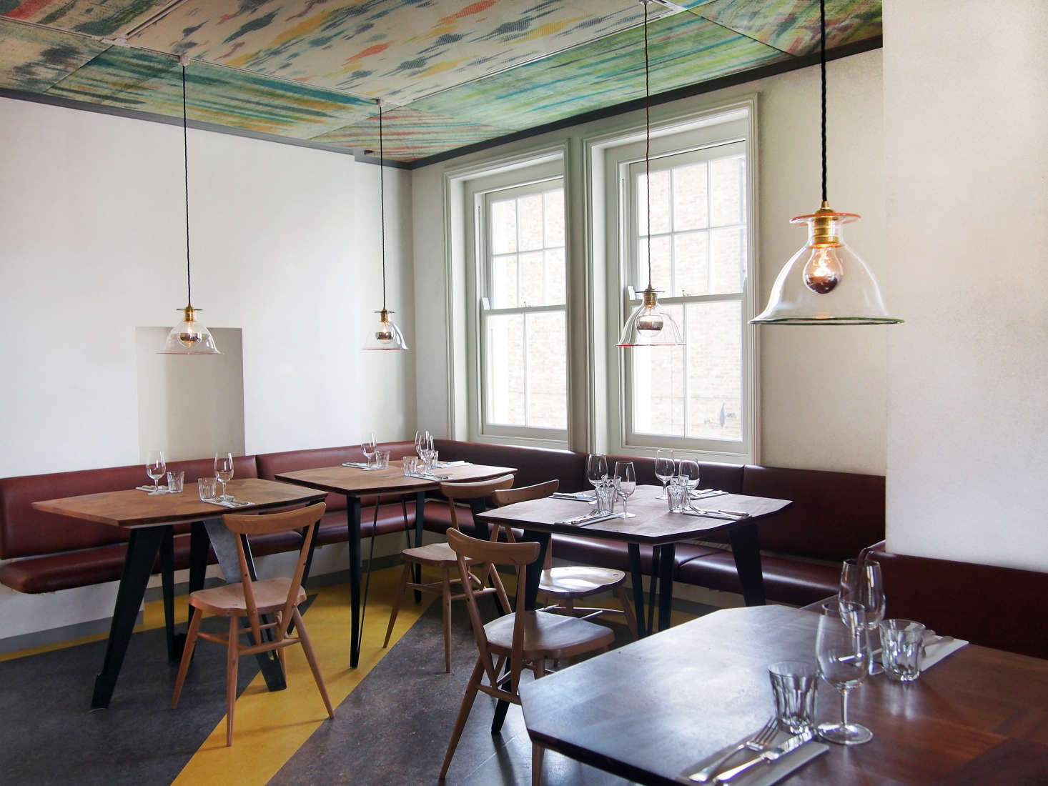 A Color-Blocked Cafe in London Inspired by Shades of the Seventies ...