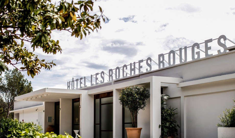 Hotel Les Roches Rouges: Vintage Seaside Glamour on the Côte d'Azur ...