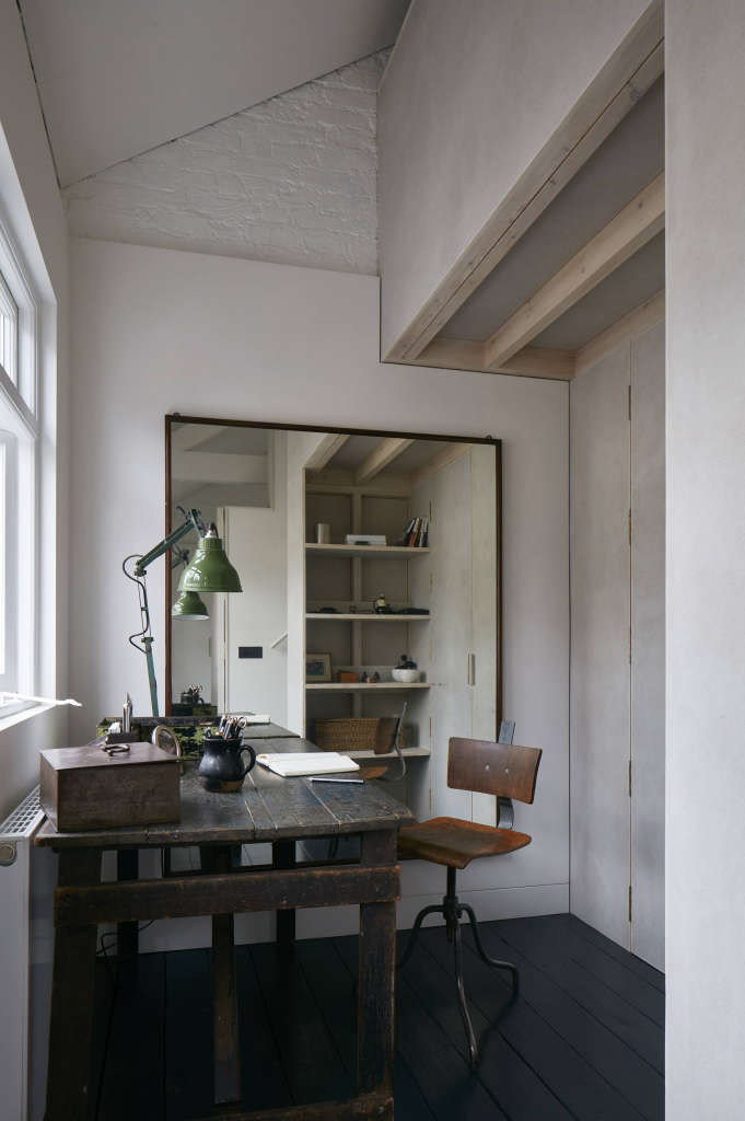 An Urban Hut in London by Jonathan Tuckey for an Under-the-Radar Design ...
