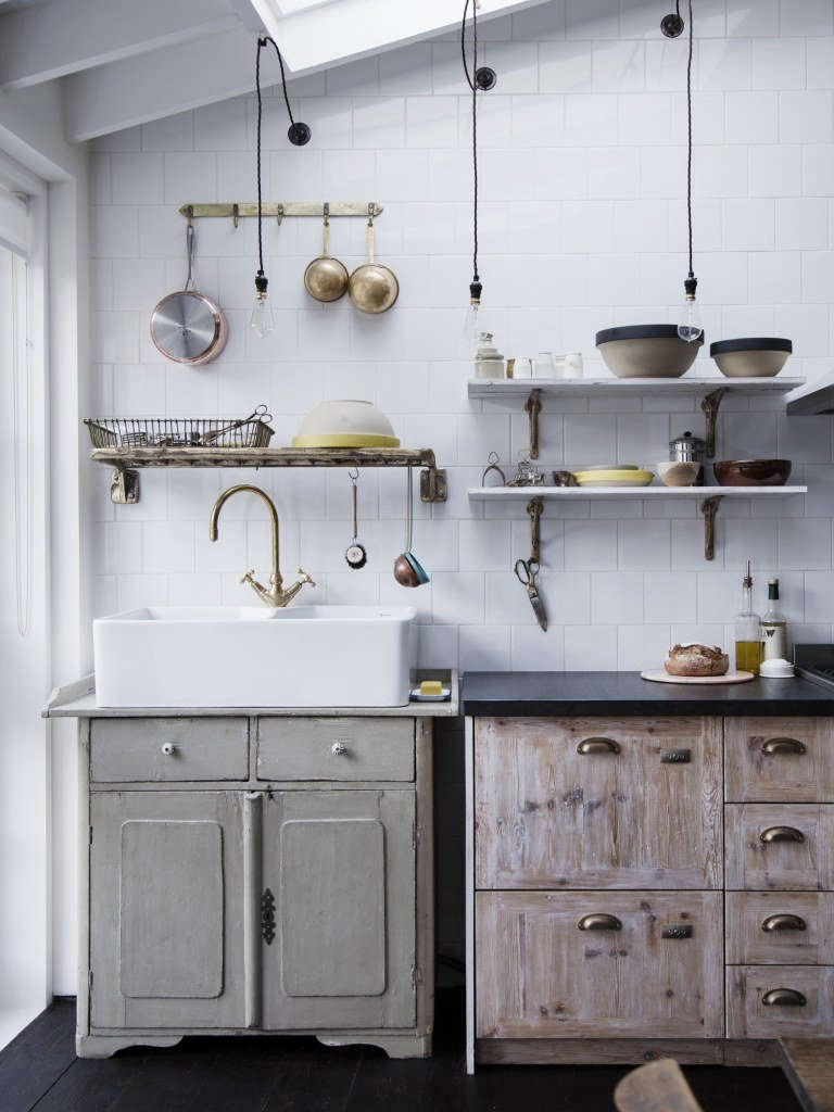 What to Know About Choosing the Right Size Kitchen Sink: Remodeling 101 ...