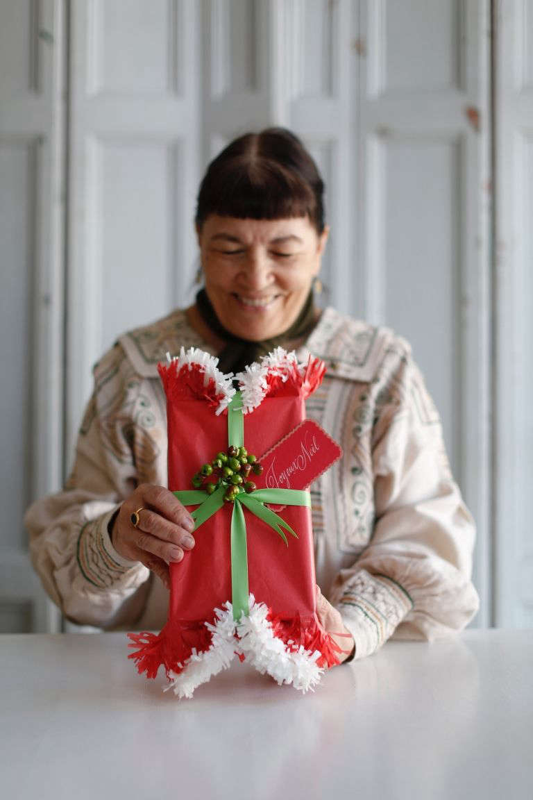 DIY: A Trio of Gift Wrapping Master Classes from the Doyenne of ...