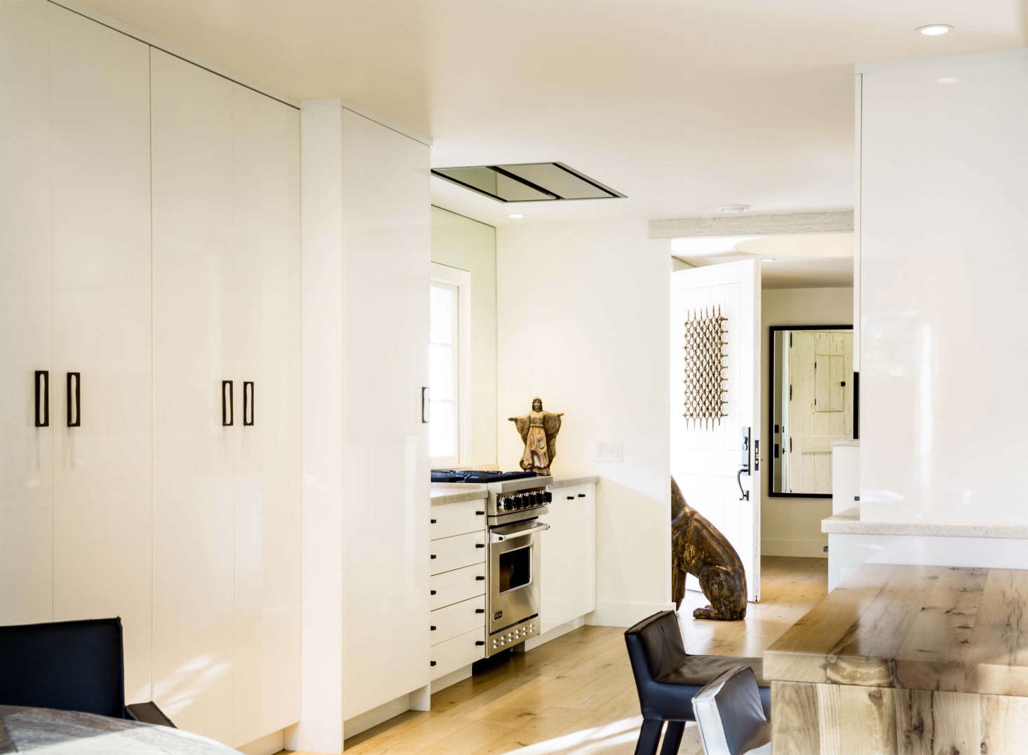 10 Easy Pieces: Architects' White Paint Picks for Kitchen Cabinets ...