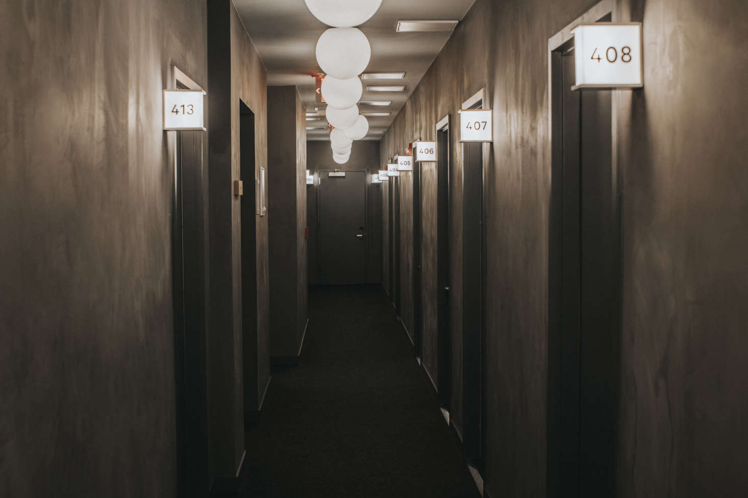 New Hotel Gowanus Inn & Yard Has Interiors Inspired by Fifties Americana