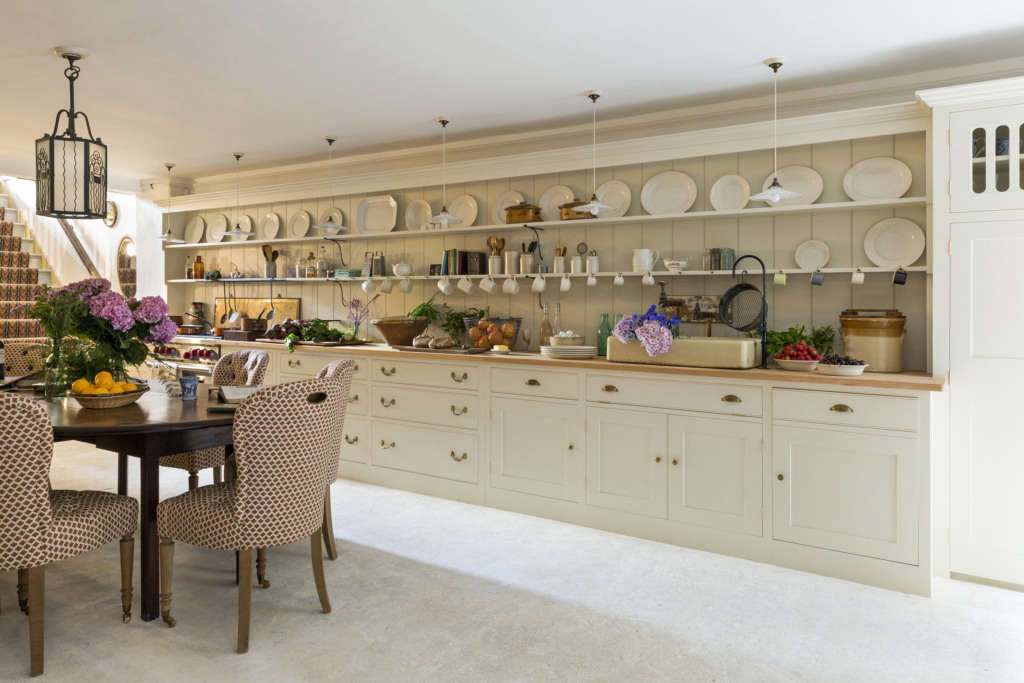 Classic English kitchen design by Plain English at Howe London