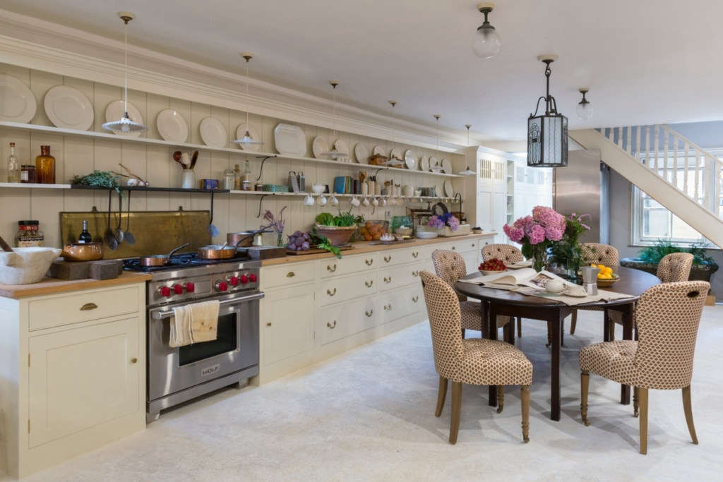 Classic English kitchen design by Plain English at Howe London