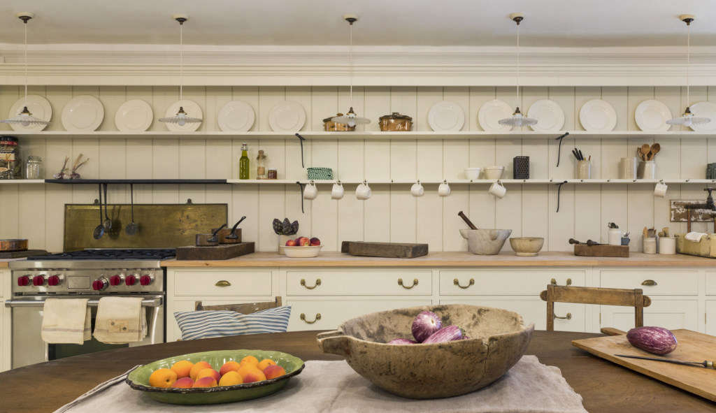 Classic English kitchen design by Plain English at Howe London