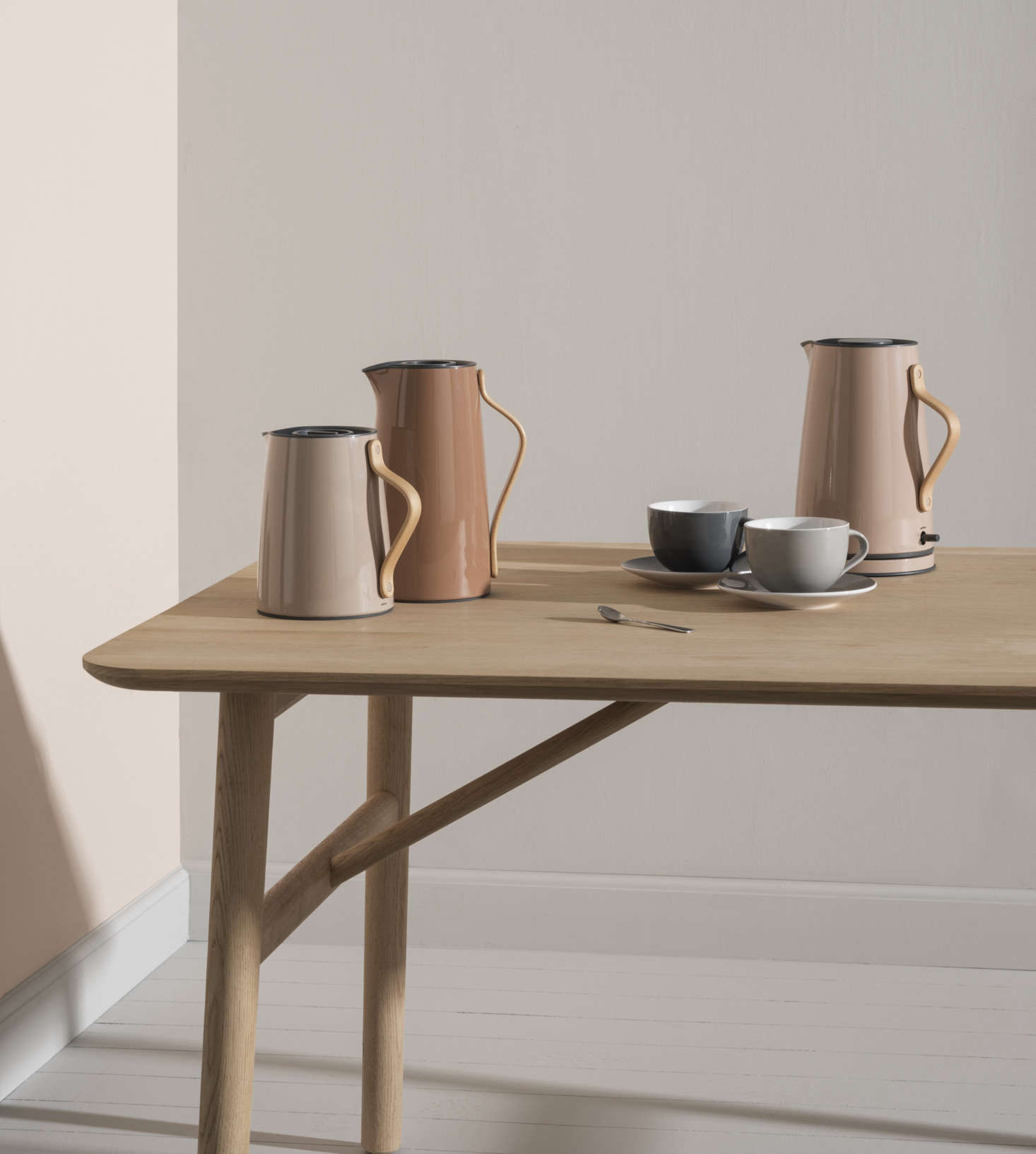 Design Sleuth: Faye Toogood's Electric Tea Kettle of Choice - Remodelista