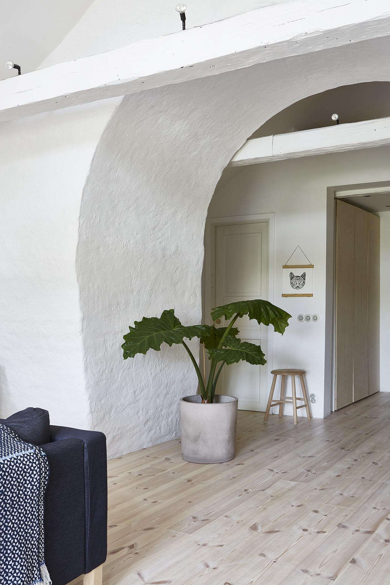 For Sale in Sweden: A Scandi Modern Flat in a Lakeside Chalet - Remodelista