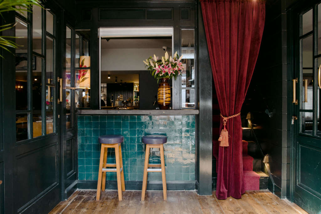 The Rose: A Singular Seaside Inn on the English Coast, Color Edition ...