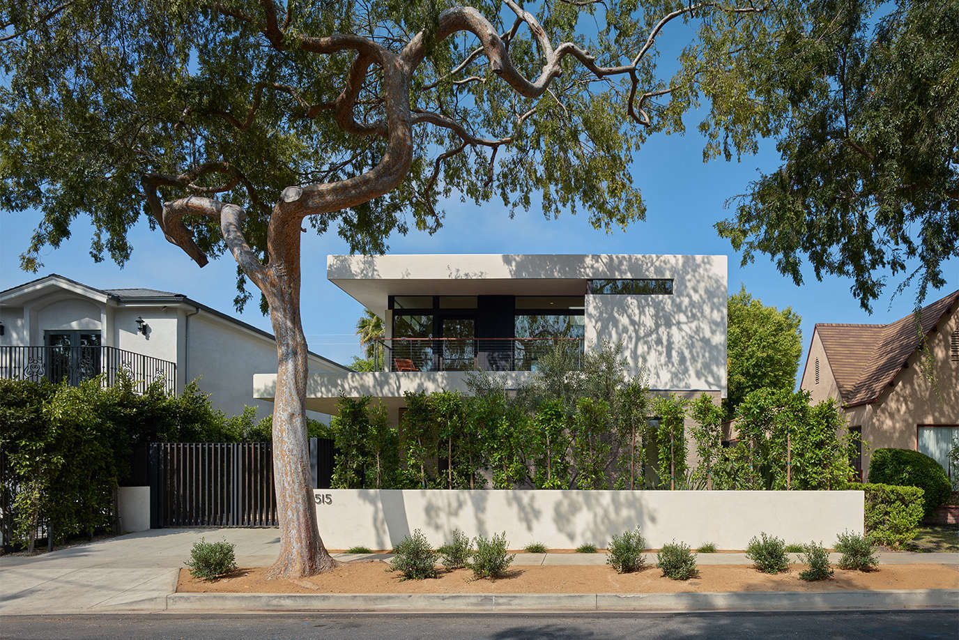 West Hollywood modernist spec house by Standard Architecture and ...