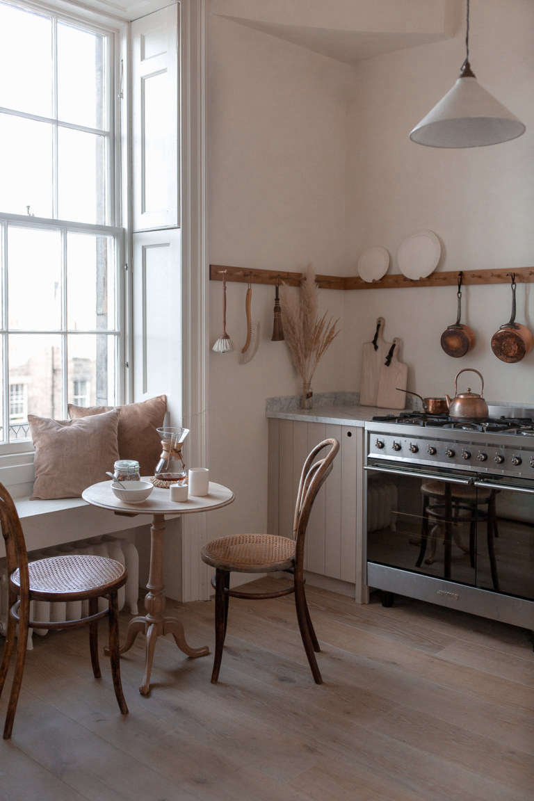 Kitchen of the Week: A Moveable Kitchen in Scotland (Shaker Peg Rail ...