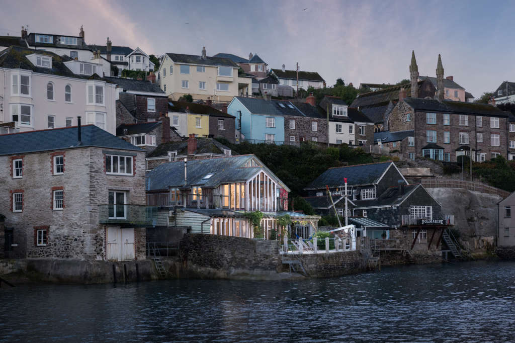The Modern Classic Waterside House: A Top-to-Bottom Remodel in Cornwall ...