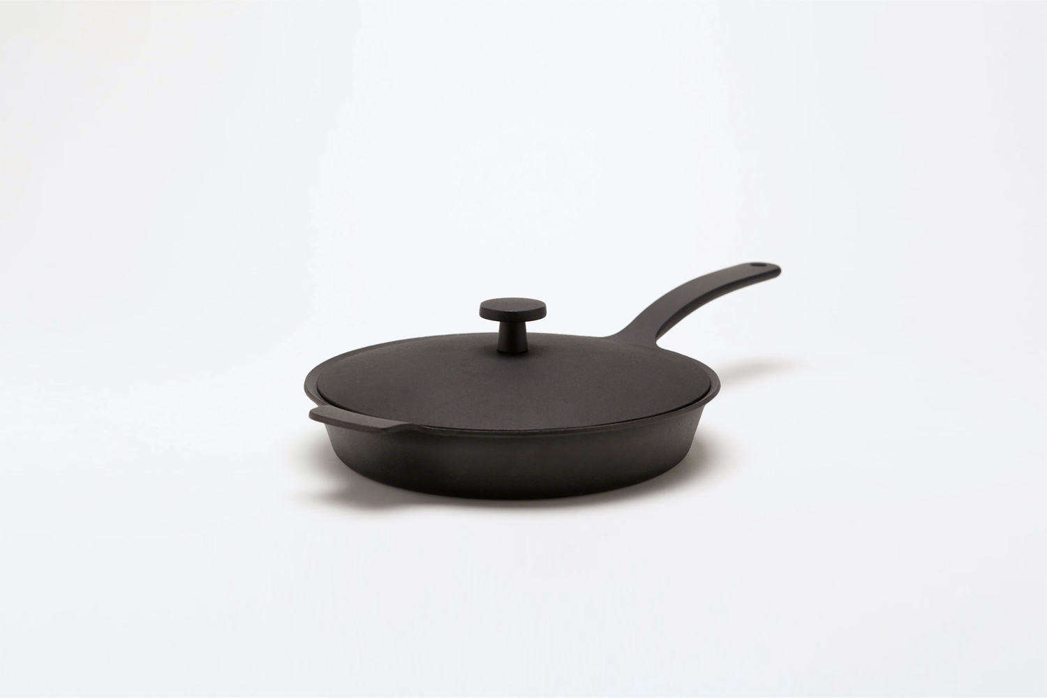 10 Easy Pieces: Cast Iron Cookware - Remodelista