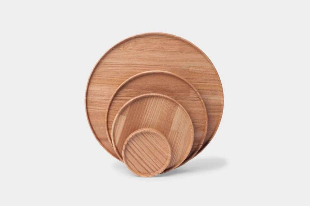 10 Easy Pieces: Round Wood Trays - Remodelista