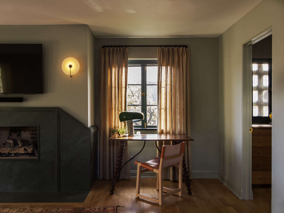 Remodelista Reconnaissance: Reath Design's Wrap-Around Curtain Rods ...