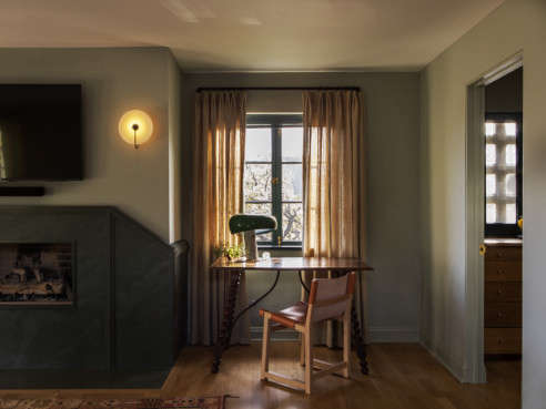 Remodelista Reconnaissance: Reath Design's Wrap-Around Curtain Rods ...