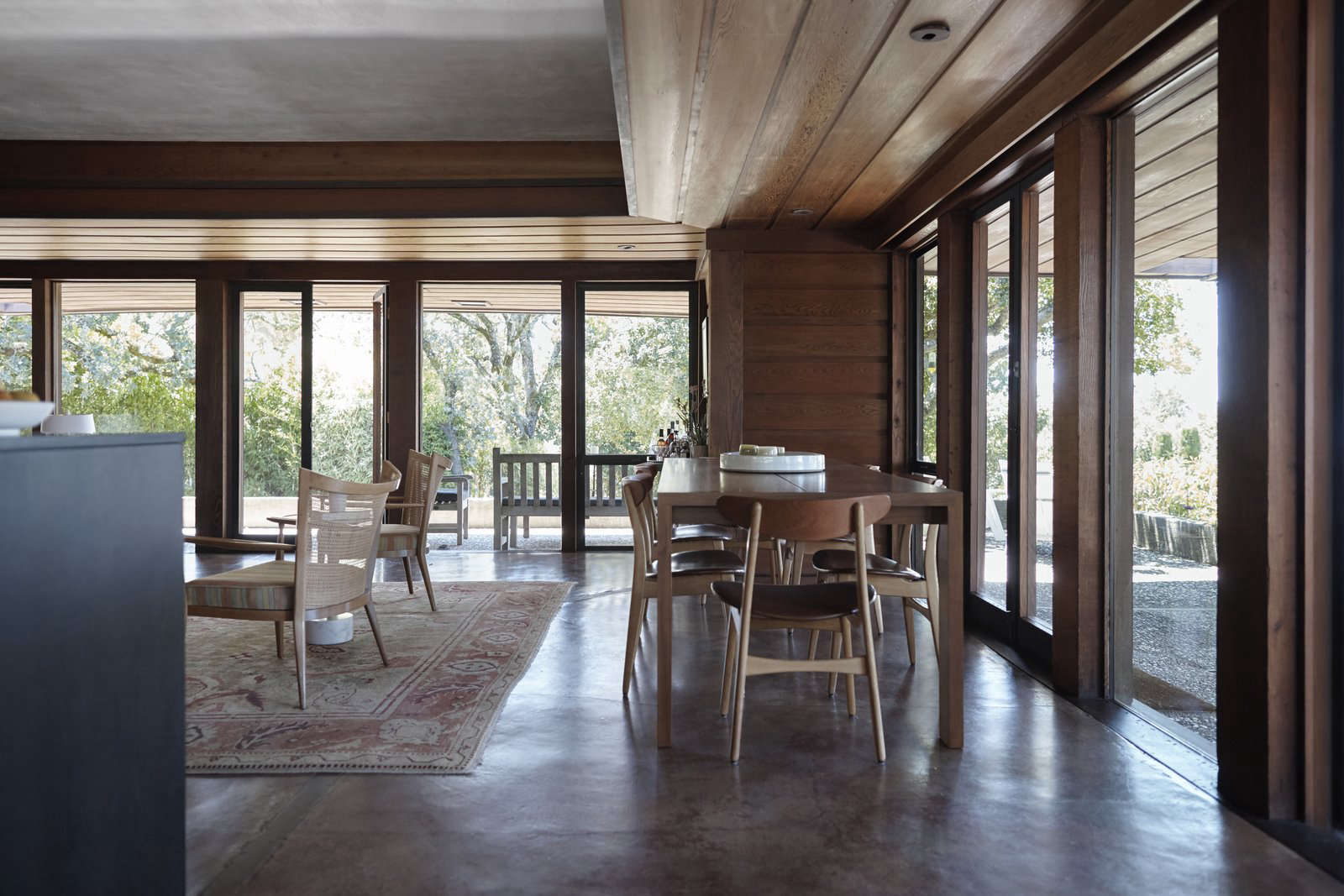The Midcentury Petal House: Remodelista Co-Founder Janet Hall at Home ...