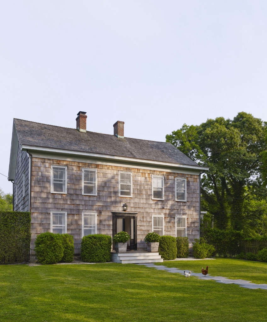 Hamptons Classic: A Shingled House with Style