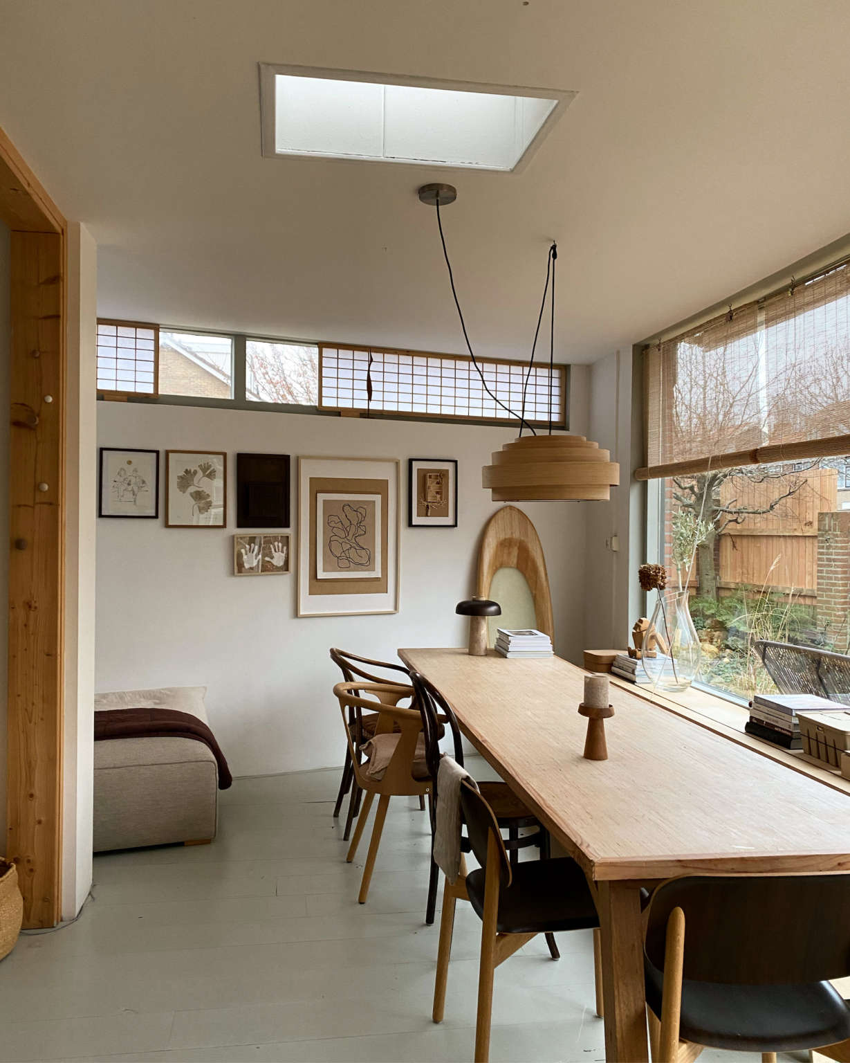 Carved in Wood: The Bespoke Home of a Self-Taught Carpenter and an ...