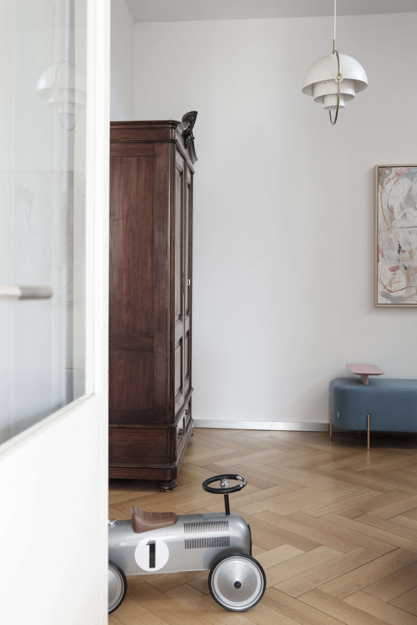 Playful, Bright Modern Minimalist Design By Studio Oink