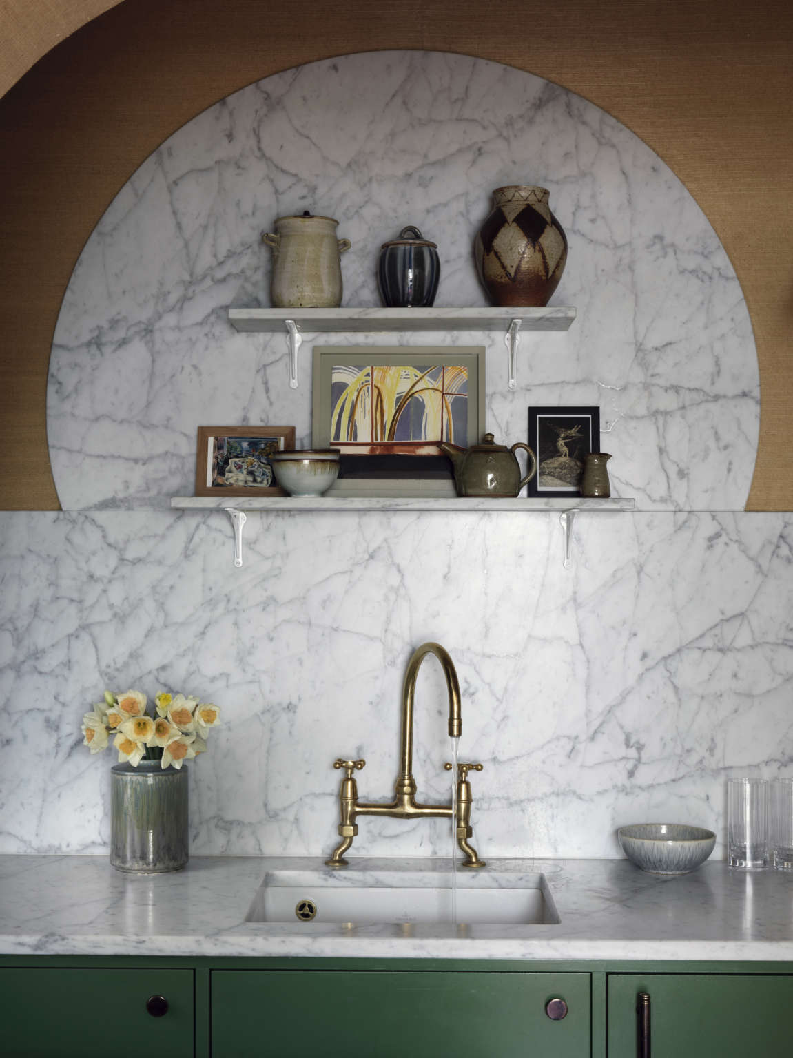 Curved Backsplashes in the Kitchen and Bath