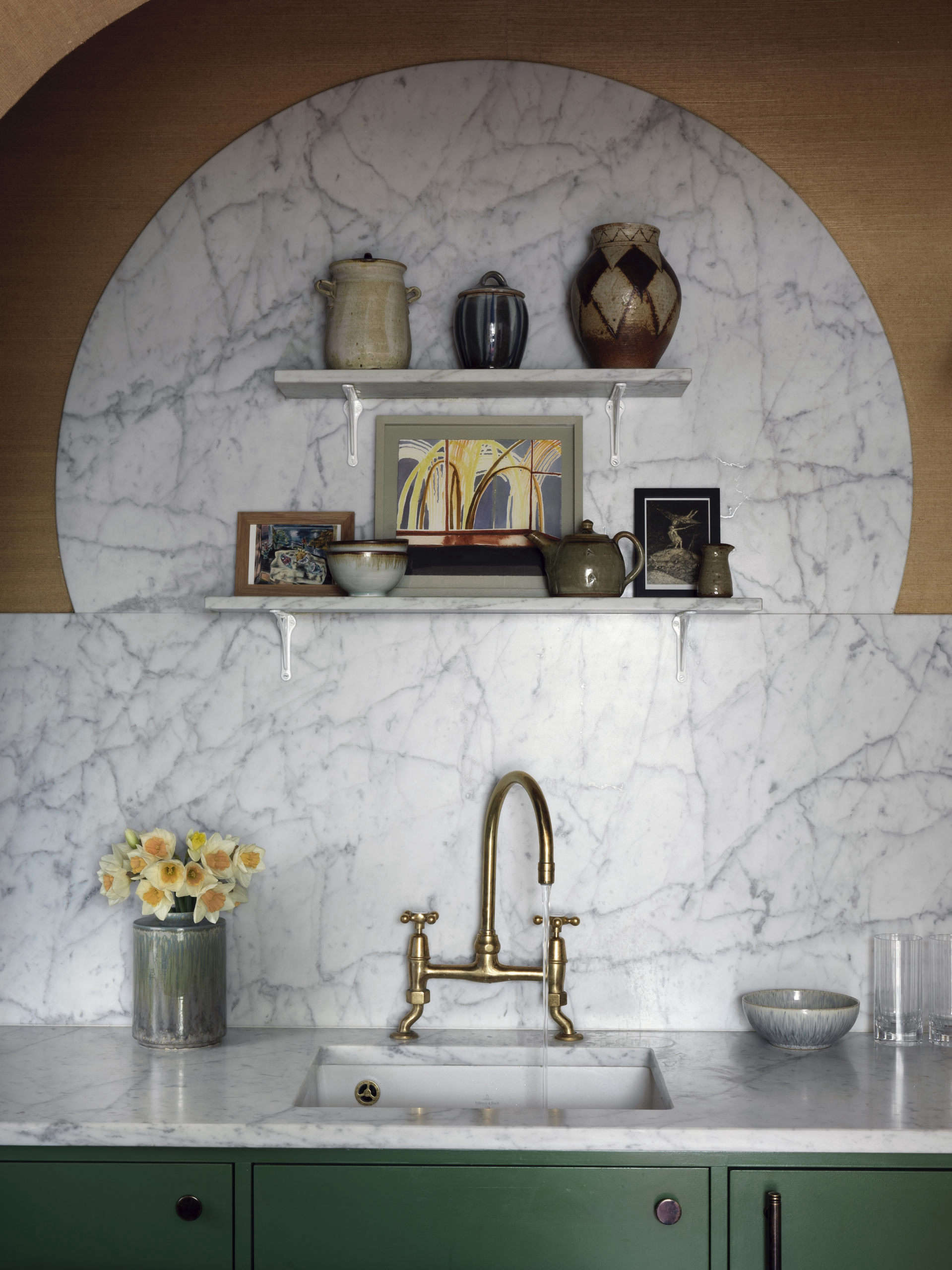 Curved Backsplashes in the Kitchen and Bath