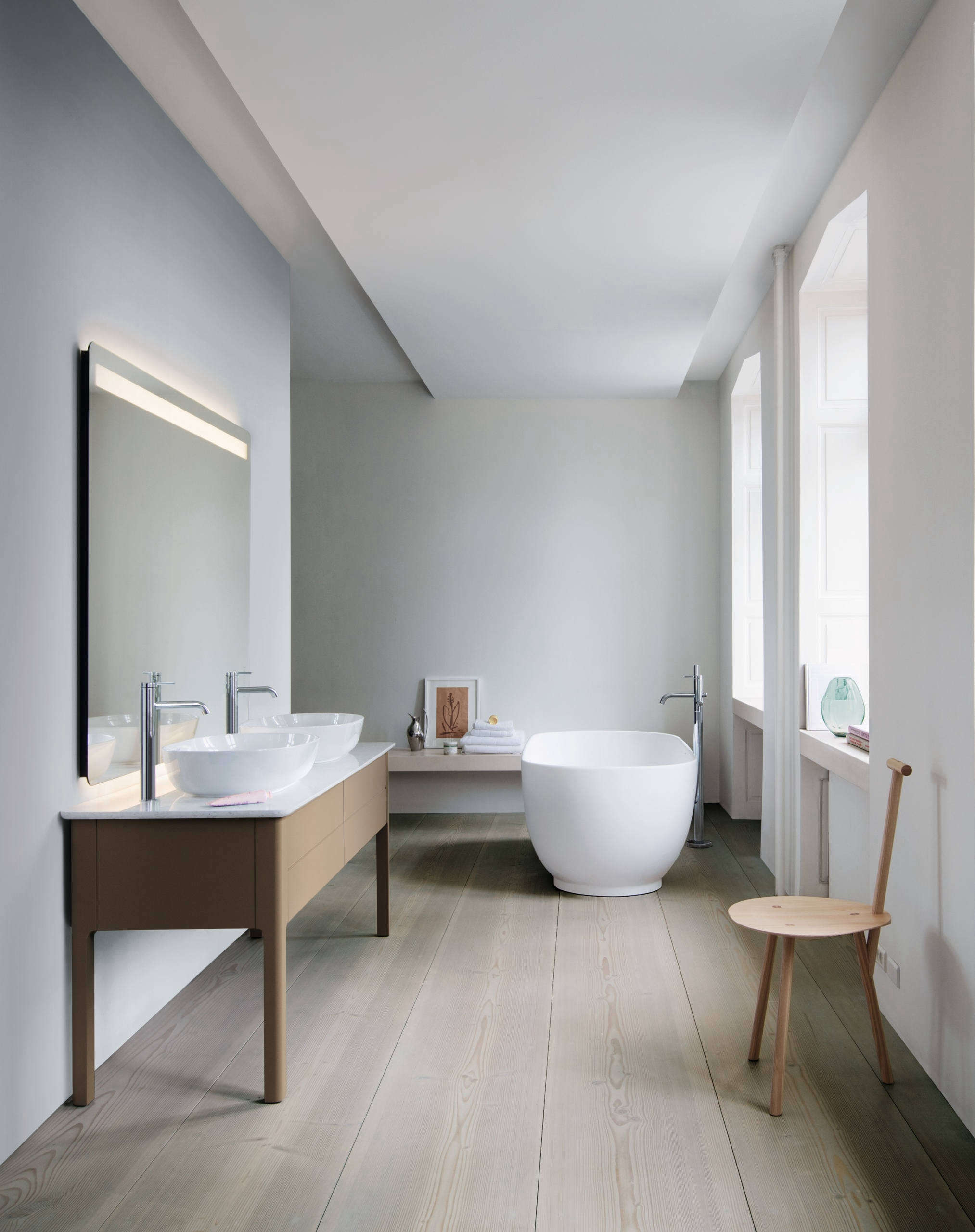 A Classic Minimalist Bathroom Line: Duravit's Luv Washbasins and ...