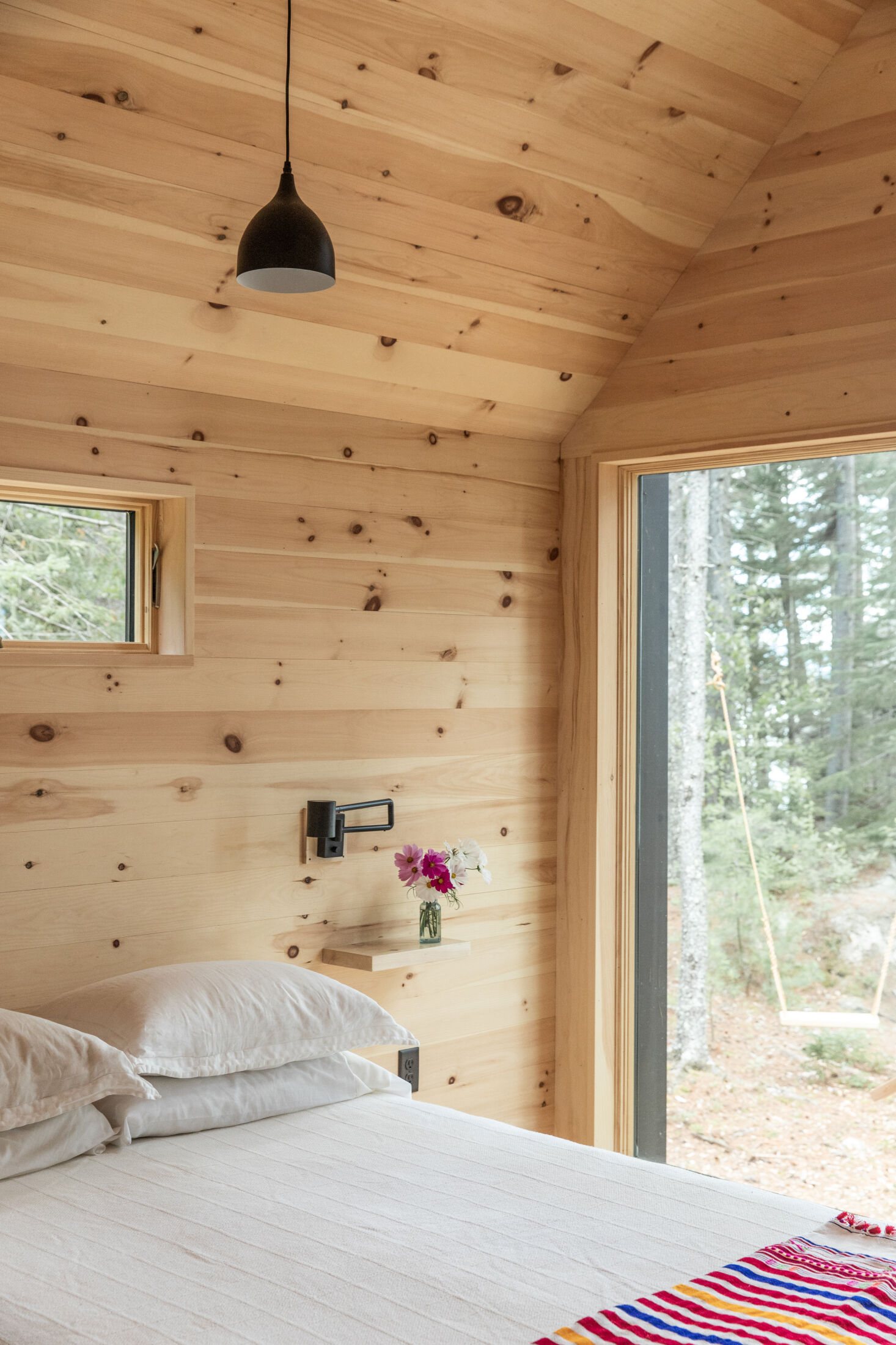 Rock Camp: A Classic/Minimal Lake Cabin in Maine by an Up-and-Coming ...