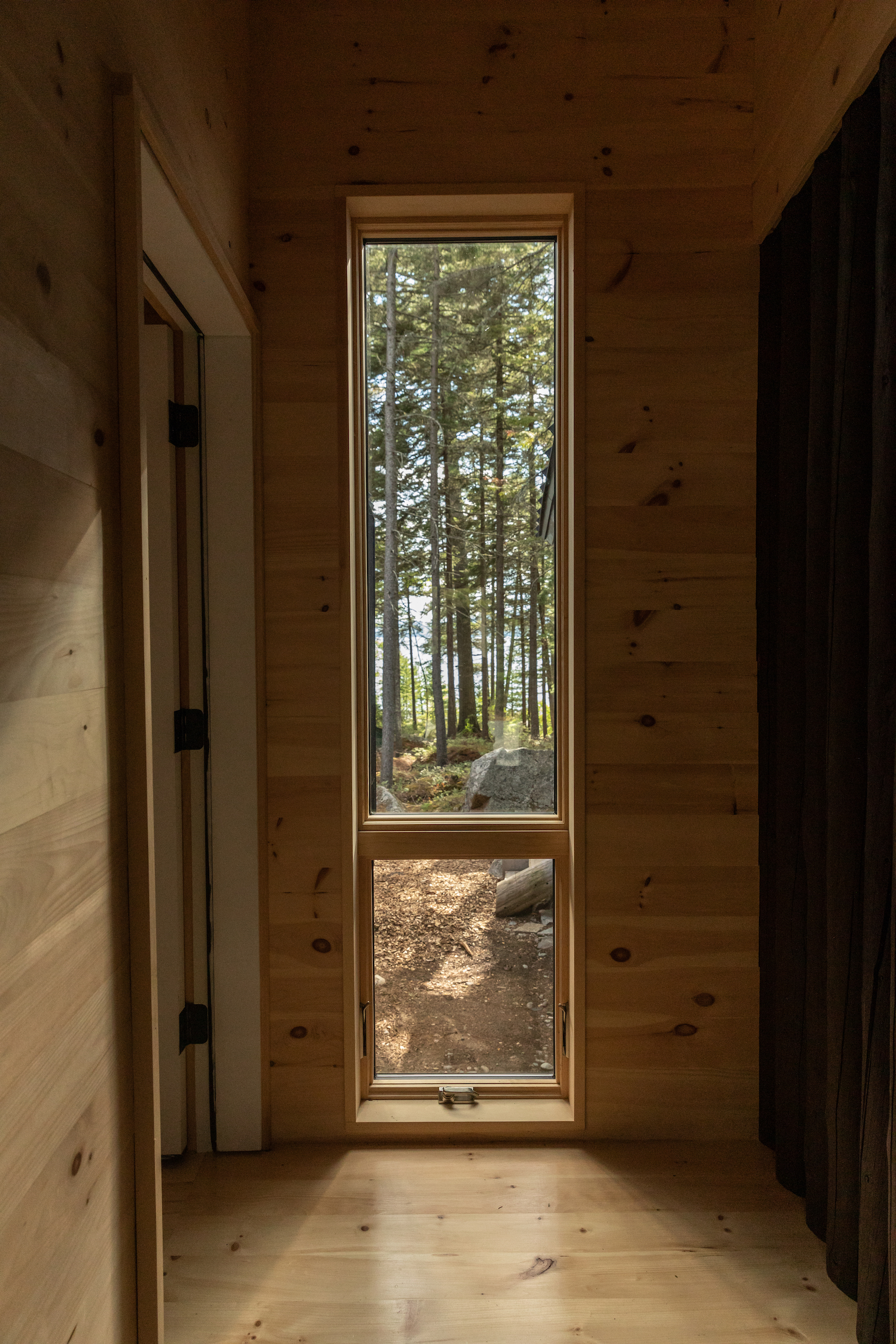 Rock Camp: A Classic/Minimal Lake Cabin in Maine by an Up-and-Coming ...
