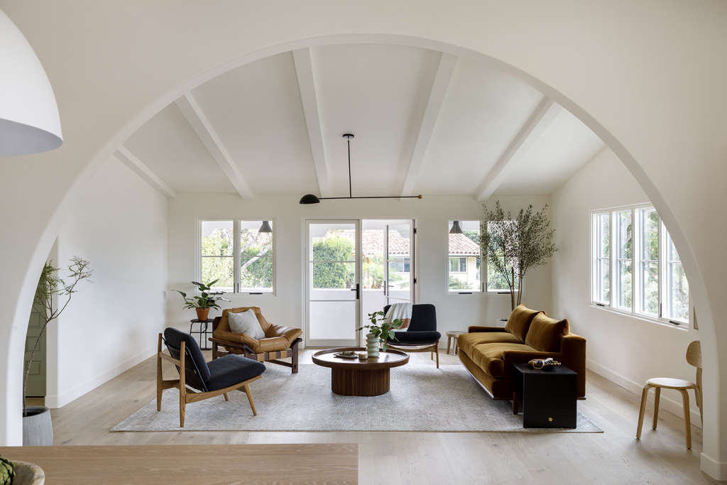 10 Favorites: The Allure of the Modern Interior Archway - Remodelista