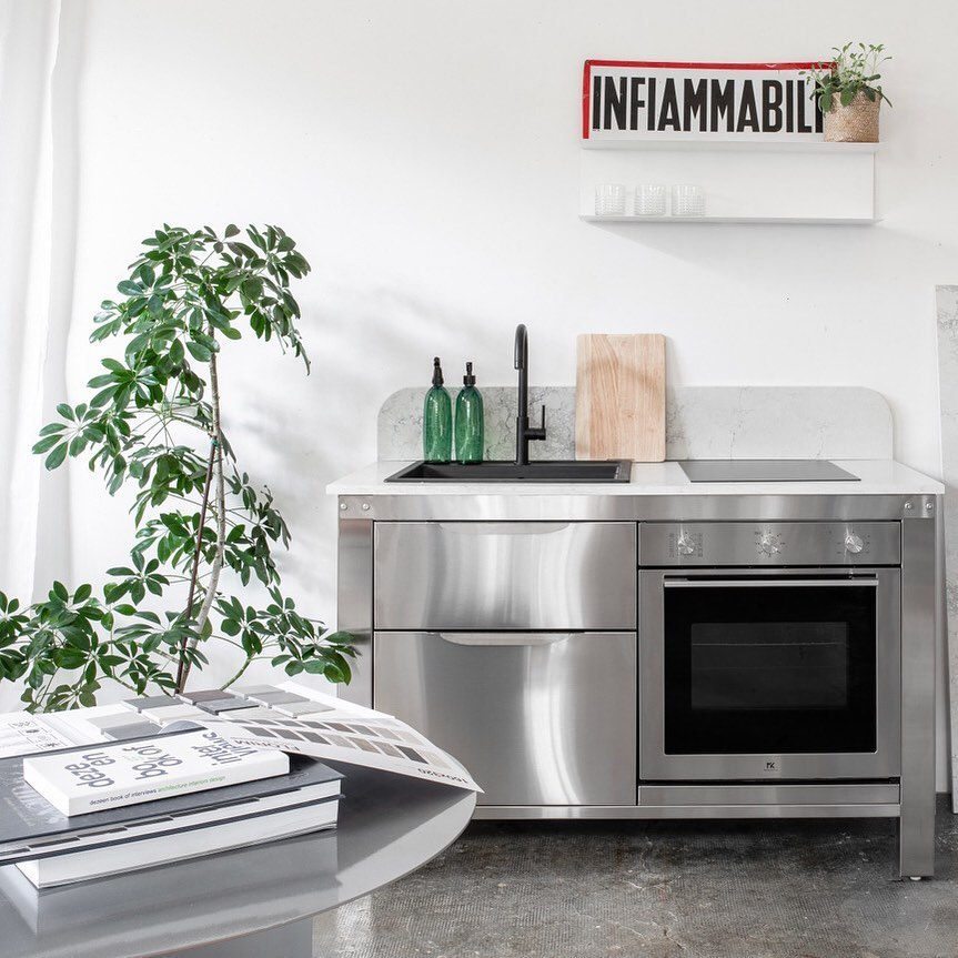 Kitchen of the Week: Modular Culinary Workspaces from Very Simple ...