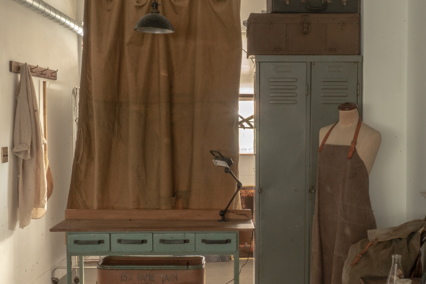 Vintage Only: A Taipei Photo Studio Furnished with Atmospheric Old Finds