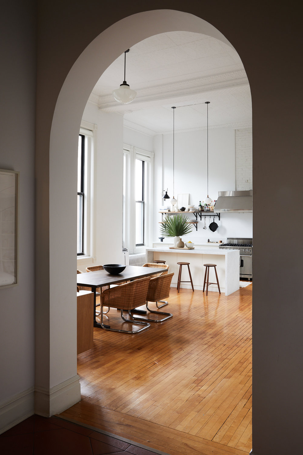 10 Favorites: The Allure of the Modern Interior Archway - Remodelista