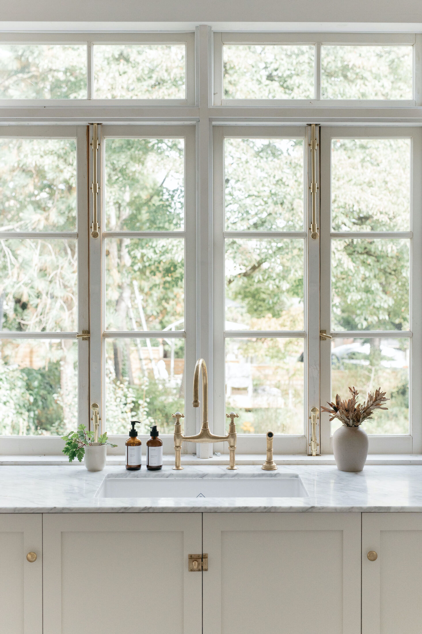 Kitchen of the Week: Sunshine and Storage Aplenty in a Tiny Vancouver ...