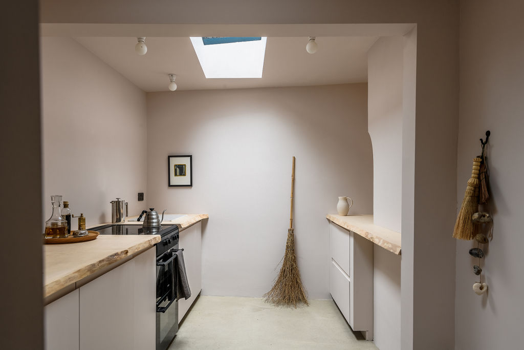 In the Stillness: A 1640s Georgian in an Affecting Palette by Cassandra ...