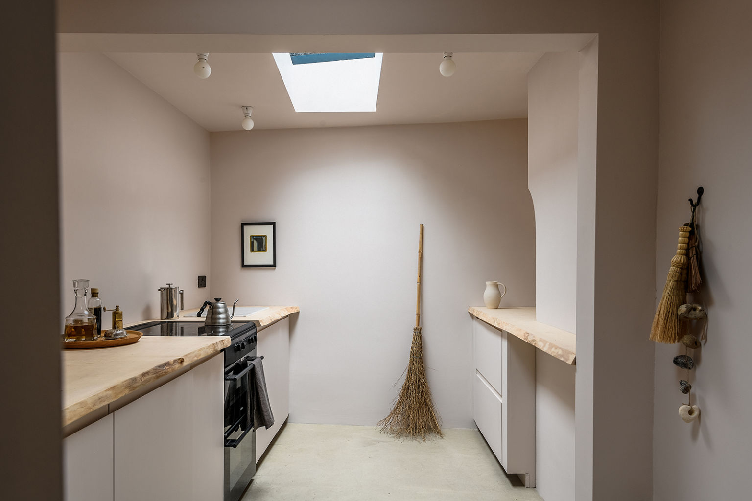 In the Stillness: A 1640s Georgian in an Affecting Palette by Cassandra ...